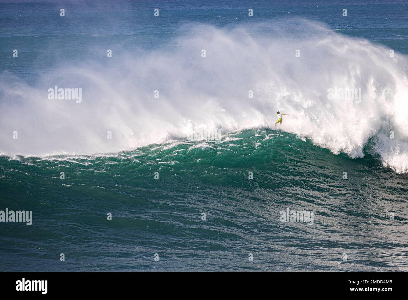 Haleiwa, HI, USA. 22nd Jan, 2023. Luke Shepardson wins the 2023 Eddie ...