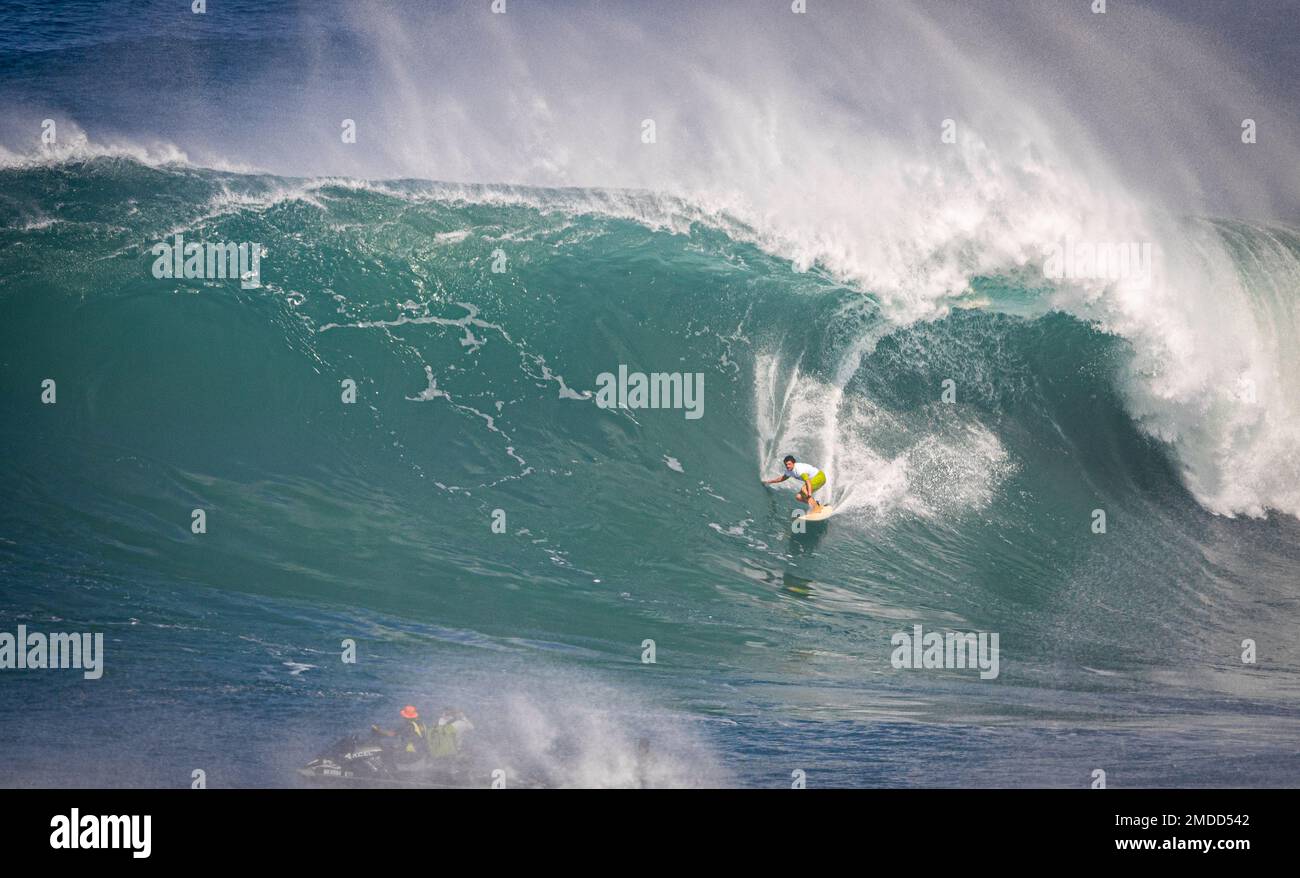 Eddie aikau big wave invitational luke hi-res stock photography and ...