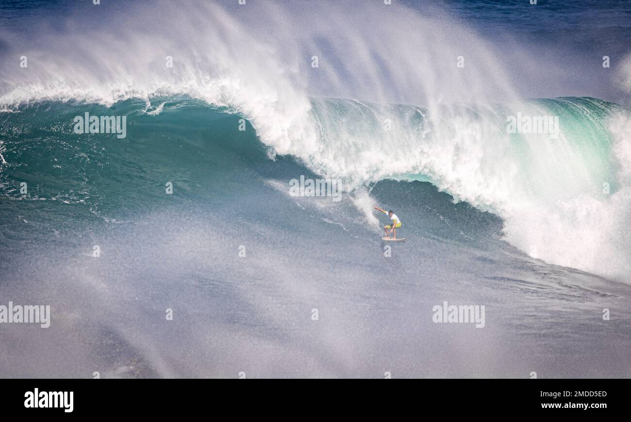 Eddie aikau big wave invitational luke hi-res stock photography and ...