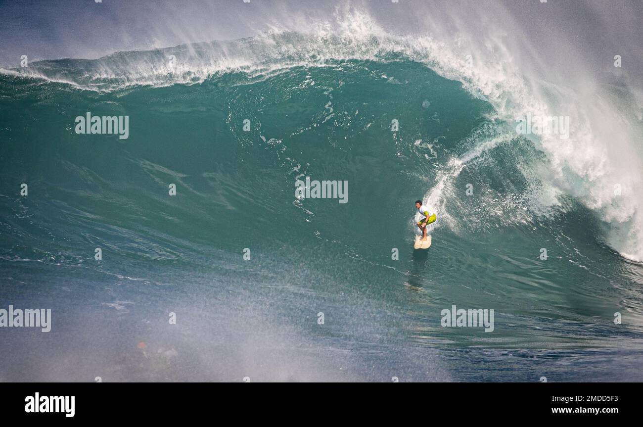 Eddie aikau big wave invitational luke hi-res stock photography and ...