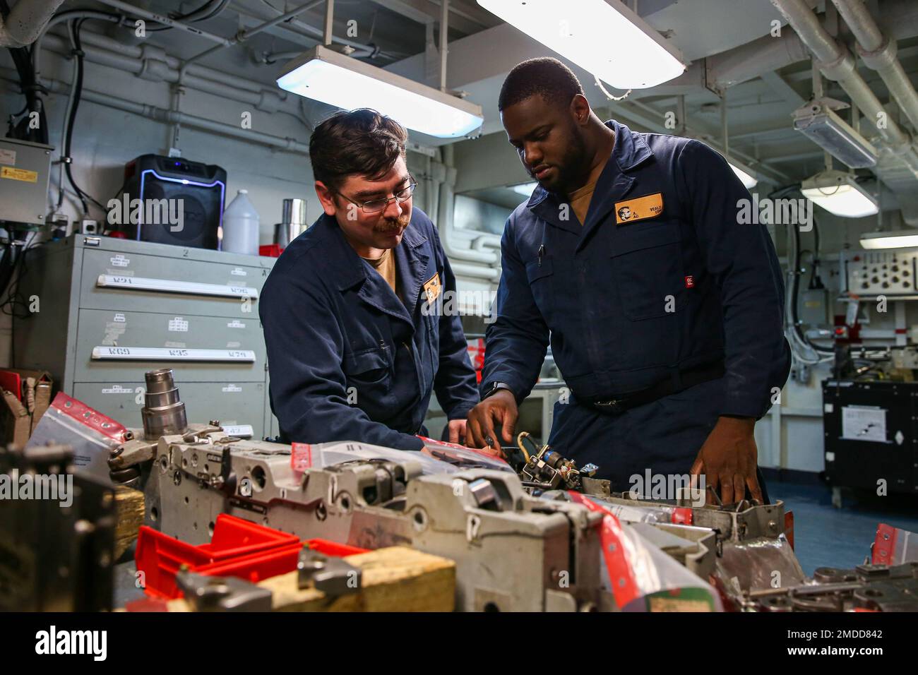 220716-N-VI910-1074 PACIFIC OCEAN (July 16, 2022) Aviation Ordnanceman ...