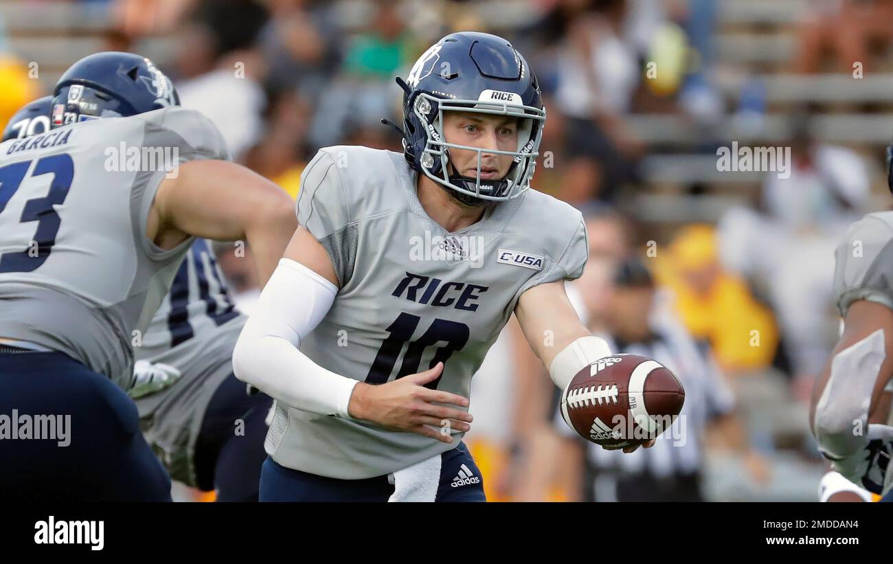Rice quarterback Jake Constantine (10) during the first half of an NCAA ...