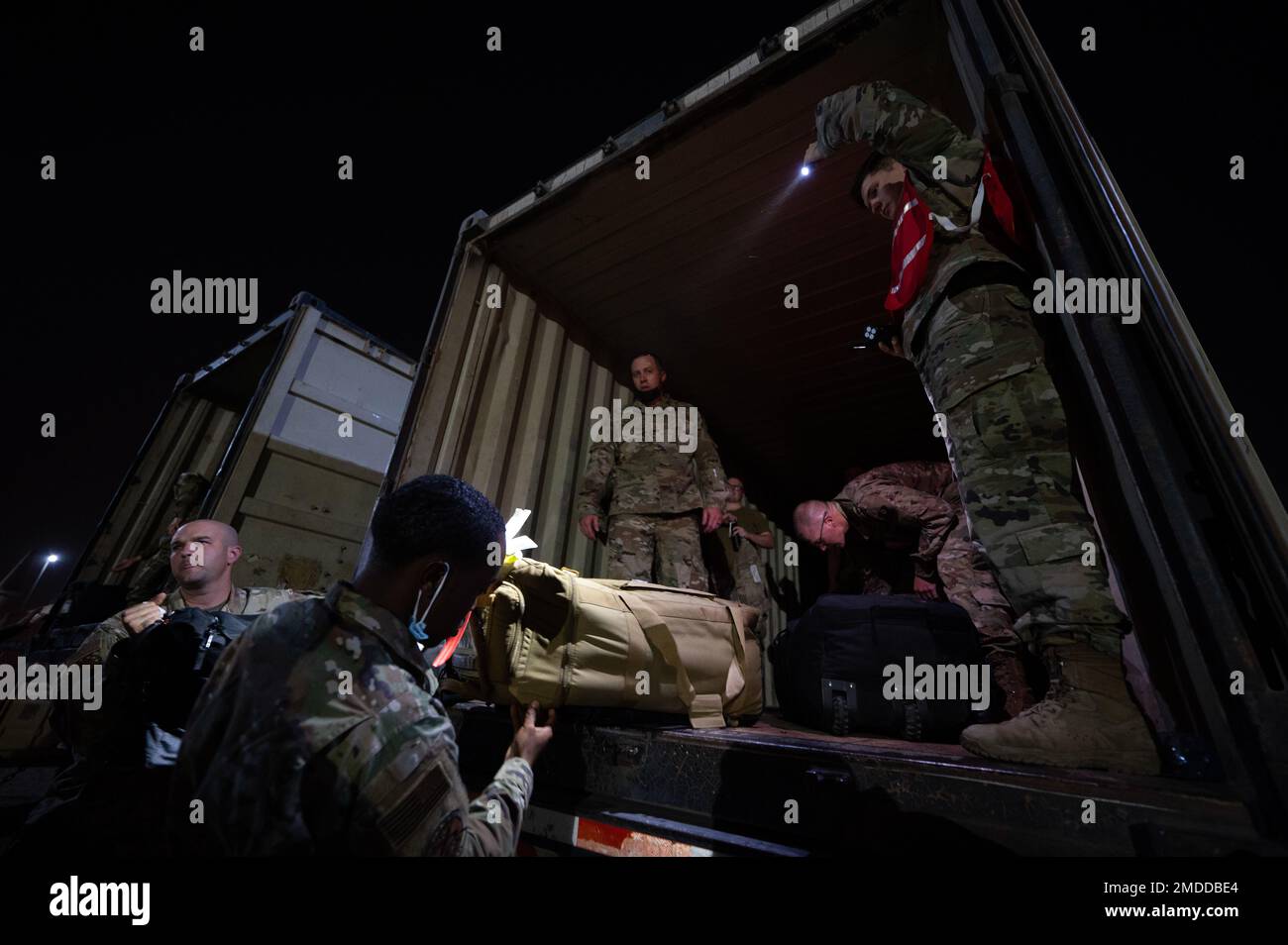 U.S. Air Force Staff Sgt. Darrin Deason, 386th Expeditionary Force ...