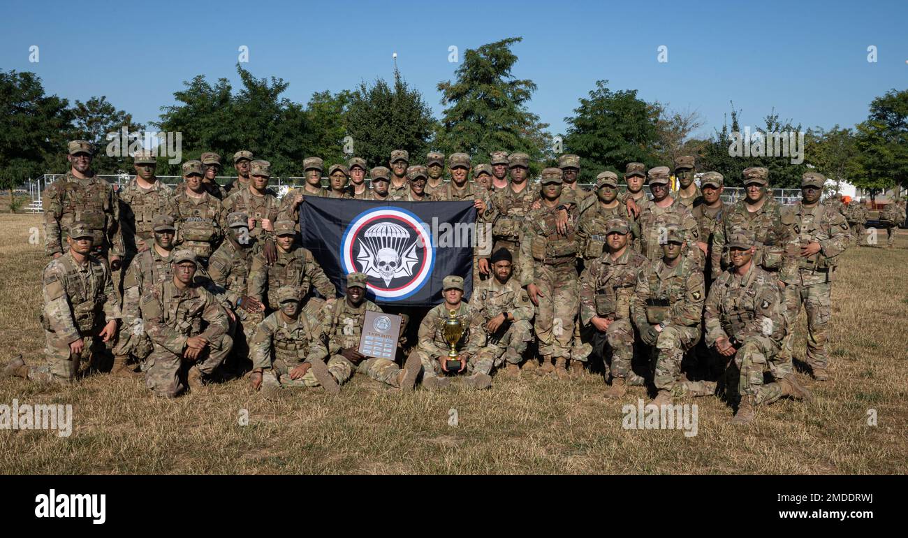 Soldiers assigned to Headquarters and Headquarters Company “REGULATORS ...