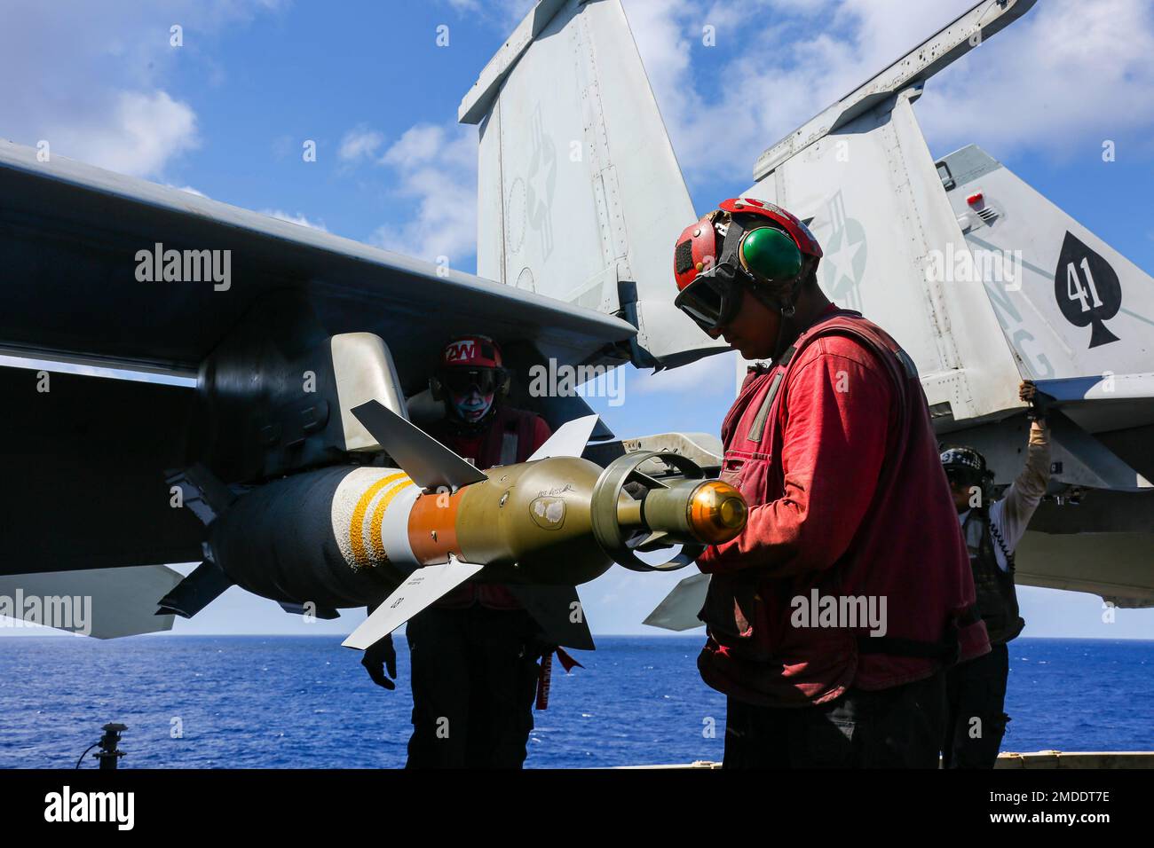 220722-N-VI910-2012 PACIFIC OCEAN (July 22, 2022) U.S. Navy Aviation ...