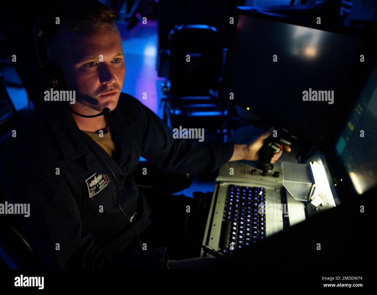 PHILIPPINE SEA (July 22, 2022) Fire Controlman 1st Class Jeremy Scott ...