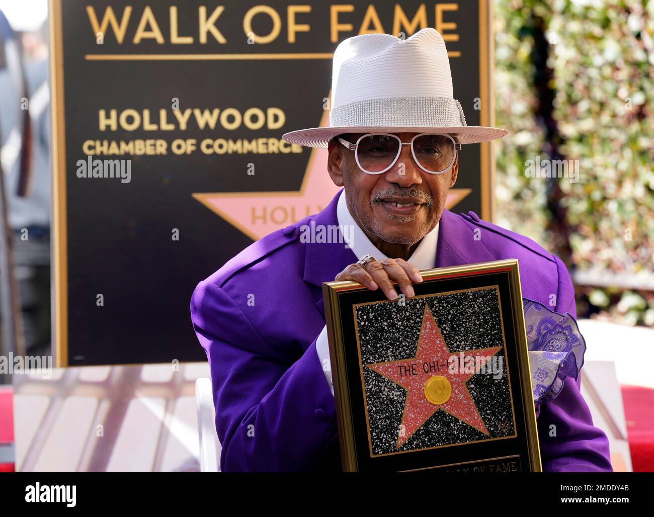 Marshall Thompson, a founding member of the R&B group The Chi-Lites ...