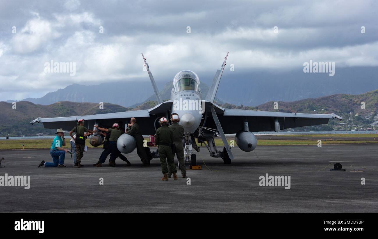 Live fire sink exercise hi-res stock photography and images - Alamy