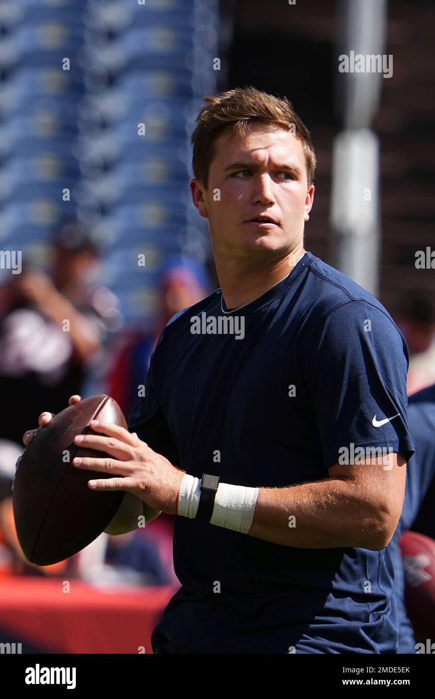 Drew Lock of the Denver Broncos warms up prior to the game against the ...