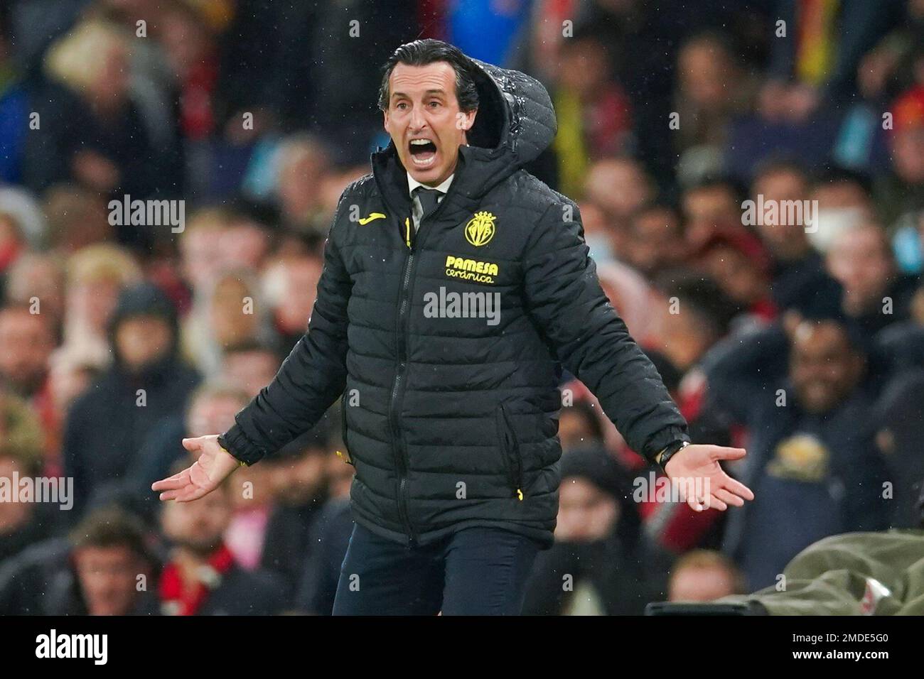 Villarreal's manager Unai Emery reacts during the Champions League ...