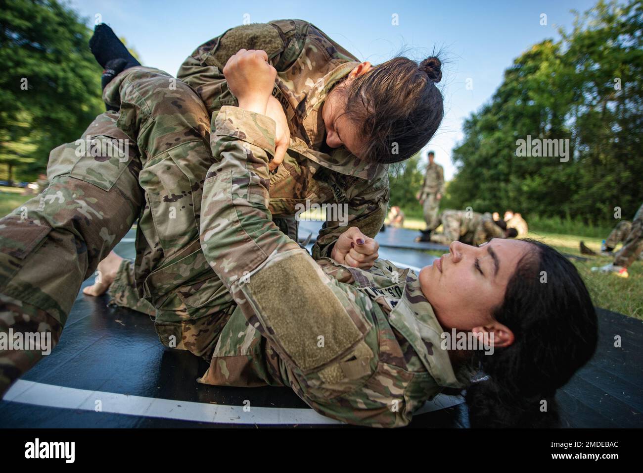Modern army combatives hi-res stock photography and images - Alamy