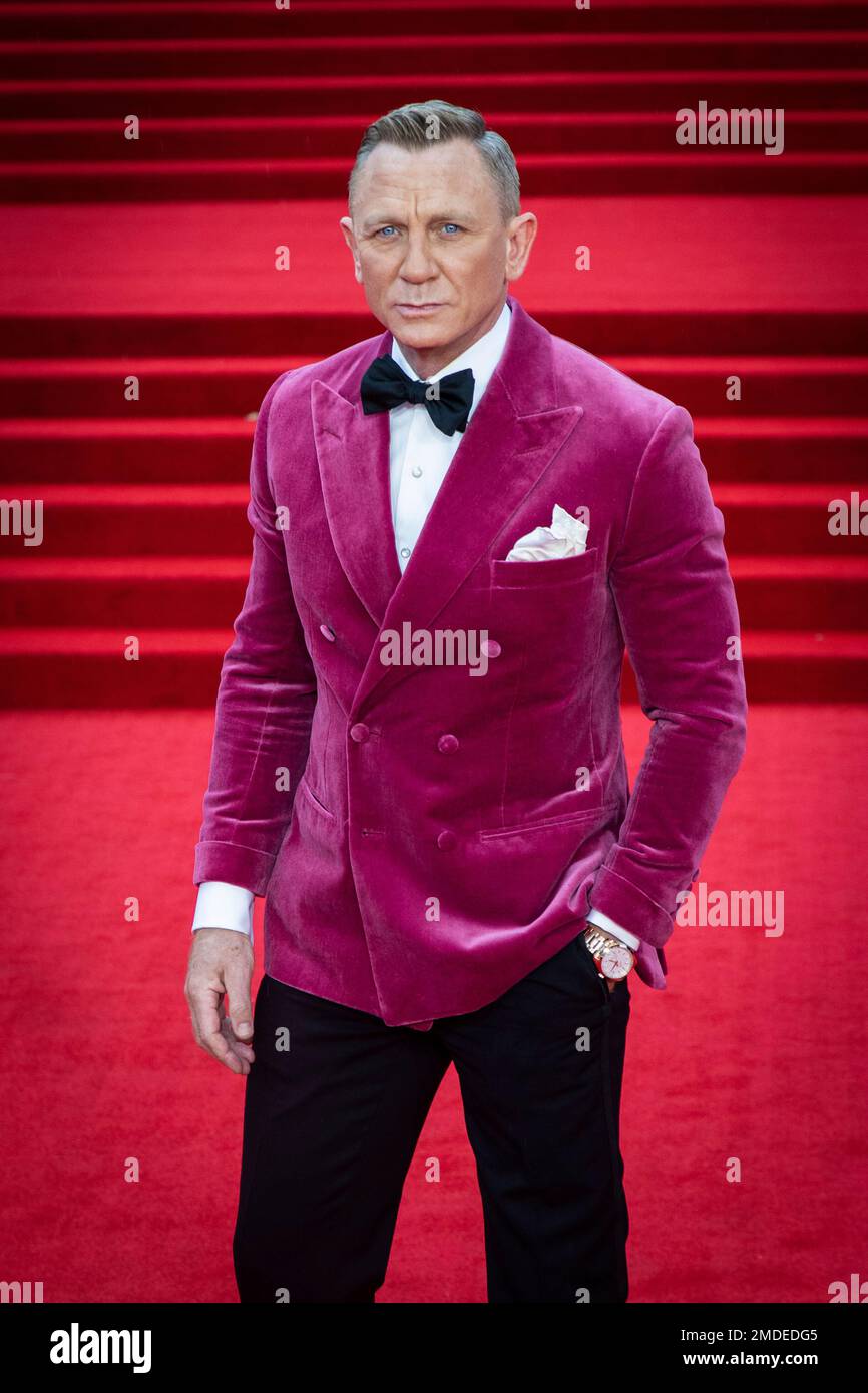 Daniel Craig poses for photographers upon arrival for the World ...