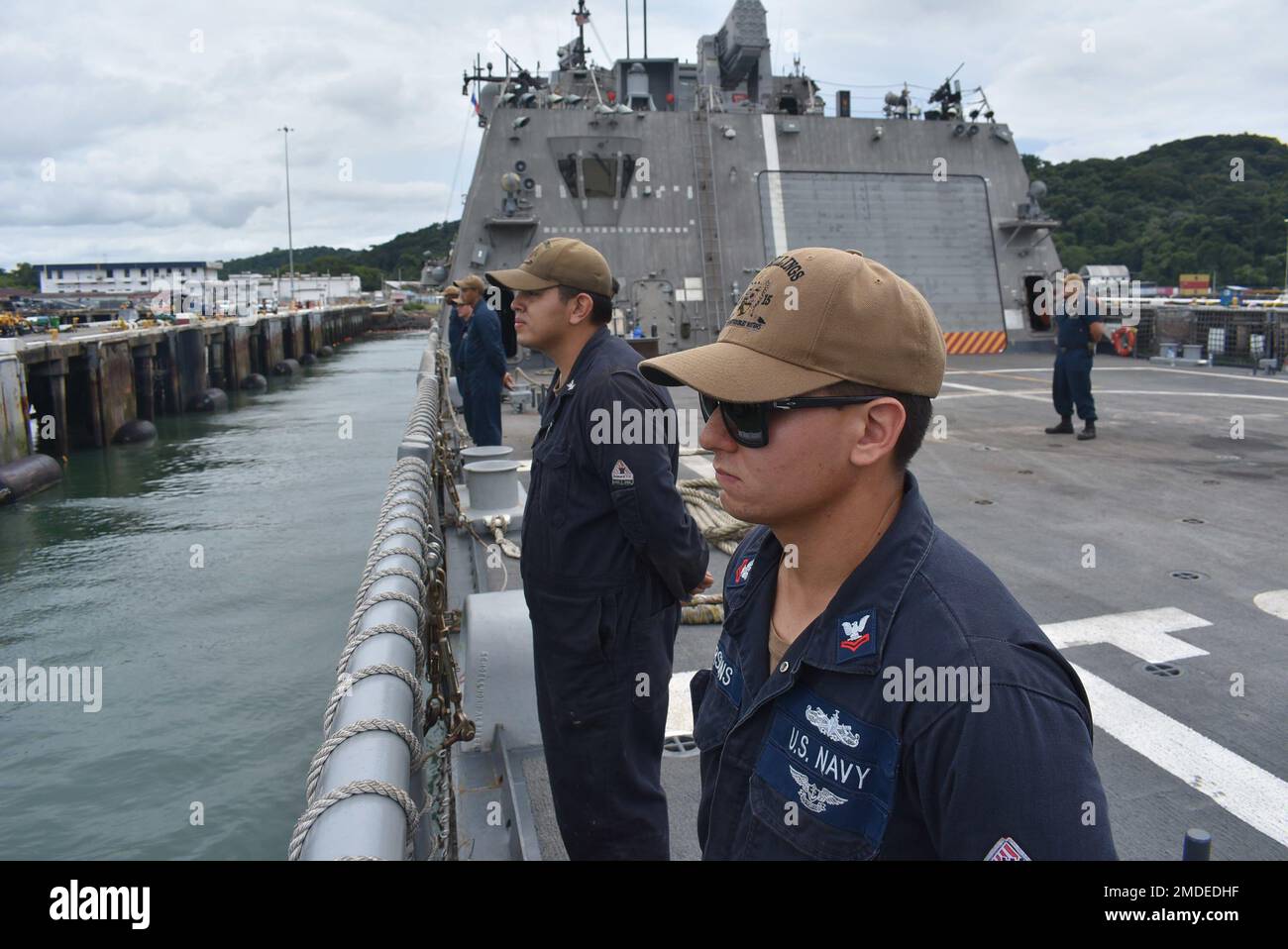 Outbound sea and anchor hi-res stock photography and images - Alamy