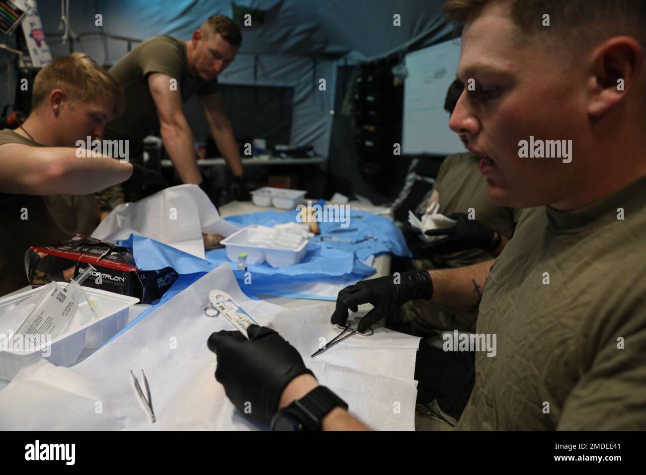 U.S. Soldiers assigned to Headquarters and Headquarters Battery, 1st ...