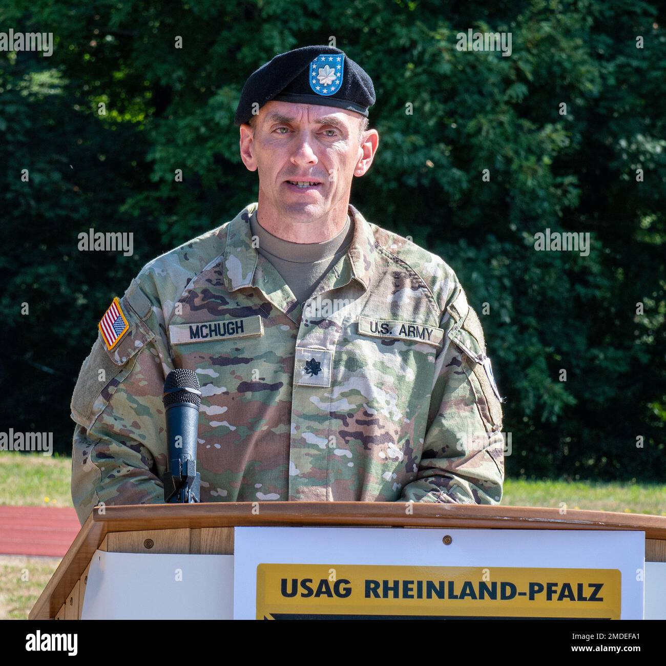 U.S. Army Lt. Col. Jeremy A. McHugh outgoing U.S. Army Garrison ...
