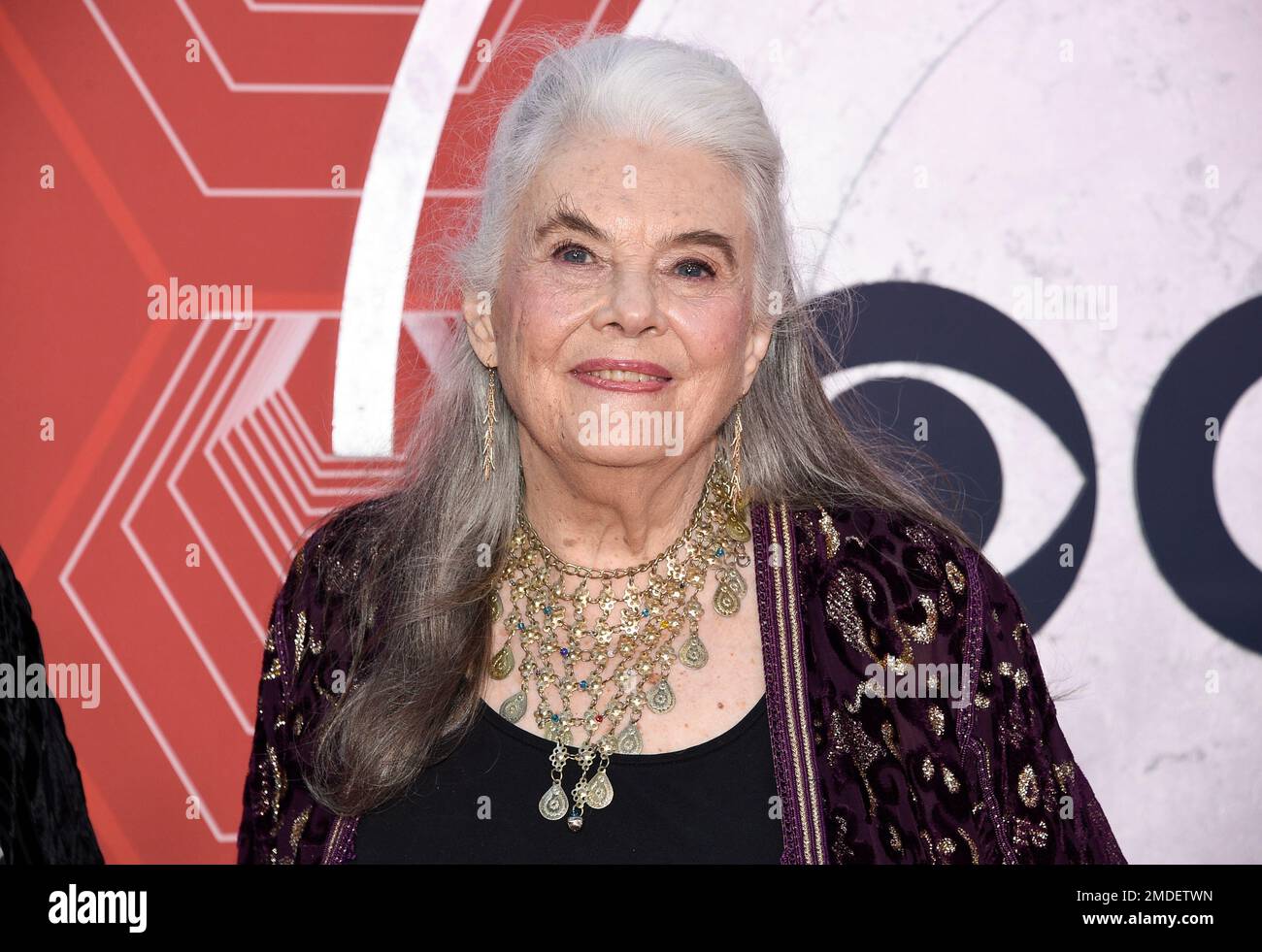 Lois Smith arrives at the 74th annual Tony Awards at Winter Garden ...