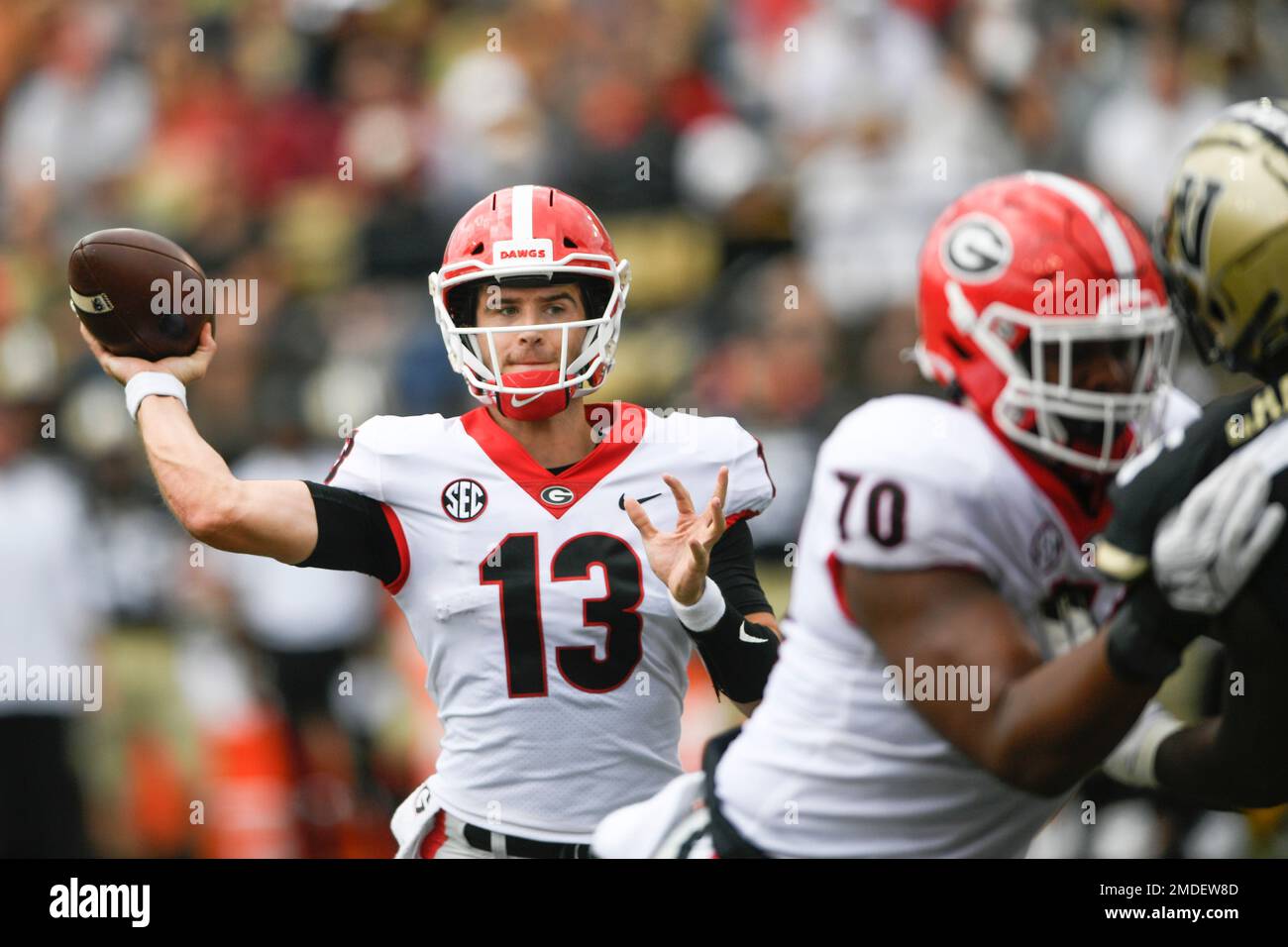 Georgia quarterback Stetson Bennett (13) passes during the first half ...