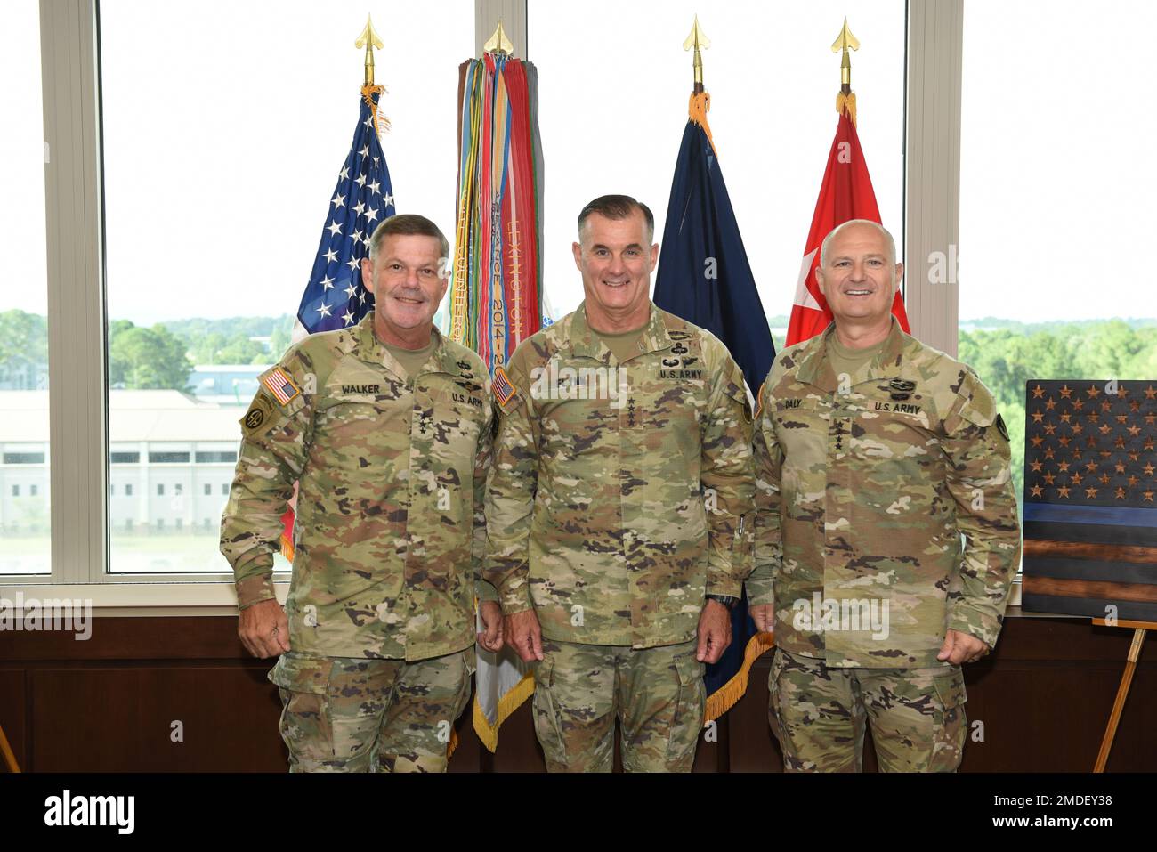 (Left to right) Lt. Gen. Donnie Walker, deputy commanding general of ...
