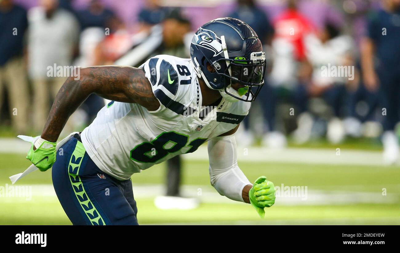 Seattle Seahawks tight end Gerald Everett (81) plays against the ...