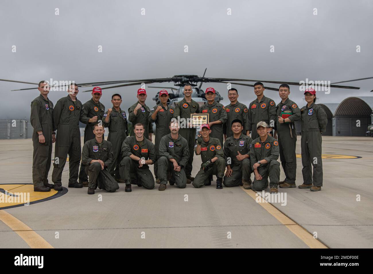 U.S. Marines assigned to Marine Heavy Helicopter Squadron 361 and ...