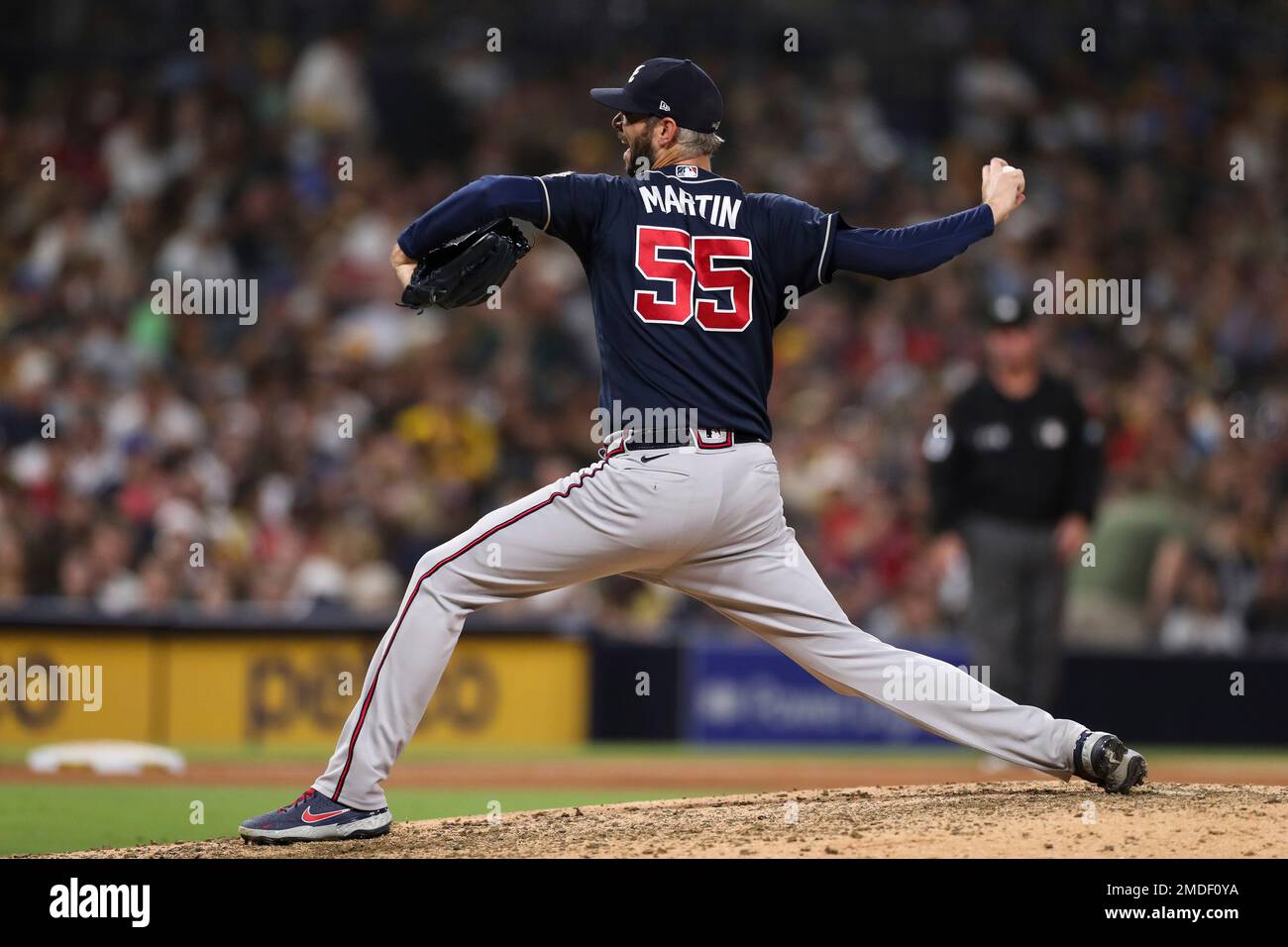 Atlanta Braves relief pitcher Chris Martin works in a baseball game ...