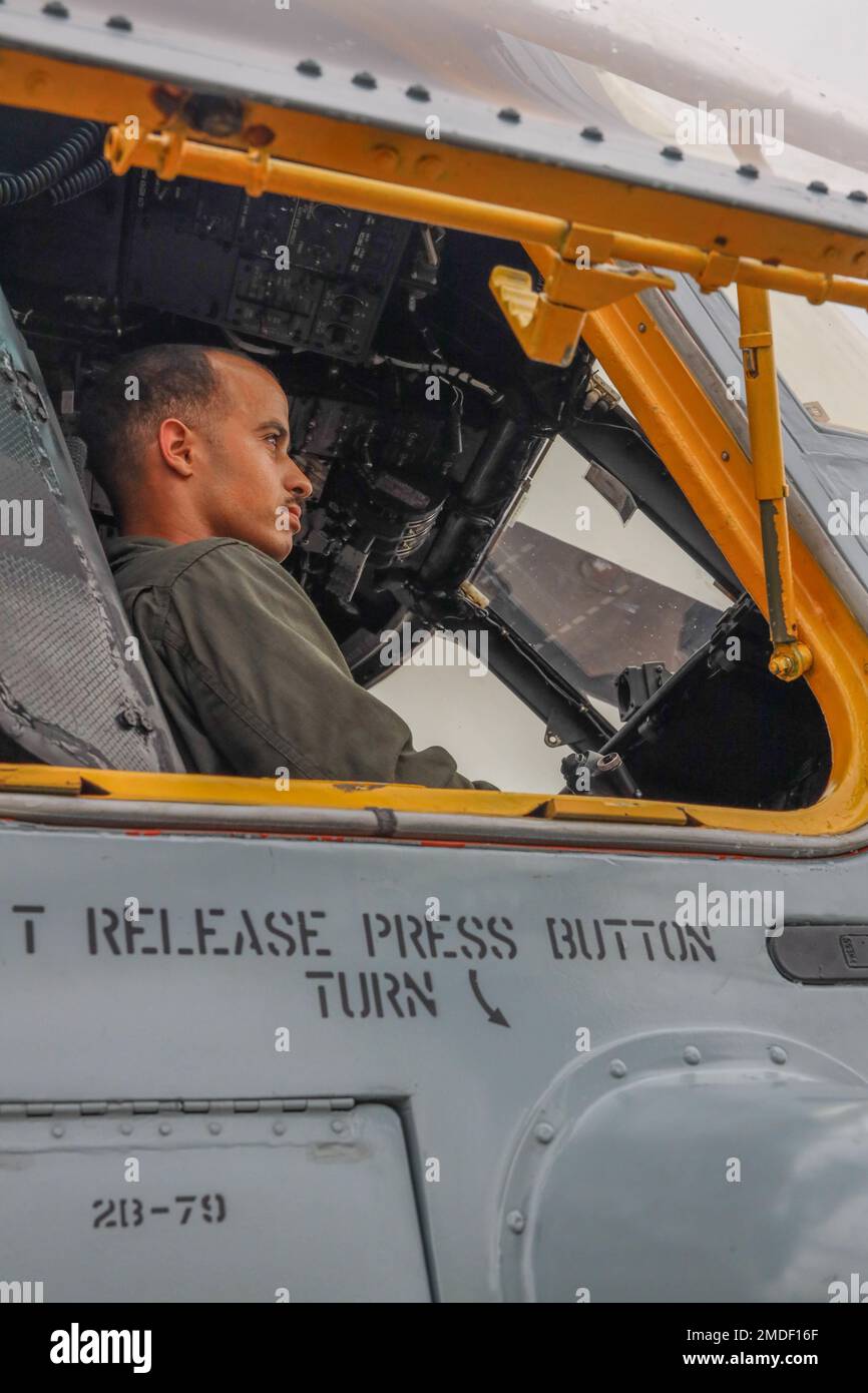 A U.S. Marine Corps crew chief assigned to Marine Heavy Helicopter ...