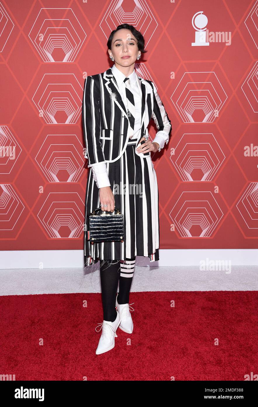 Lauren Patten arrives at the 74th annual Tony Awards at Winter Garden ...