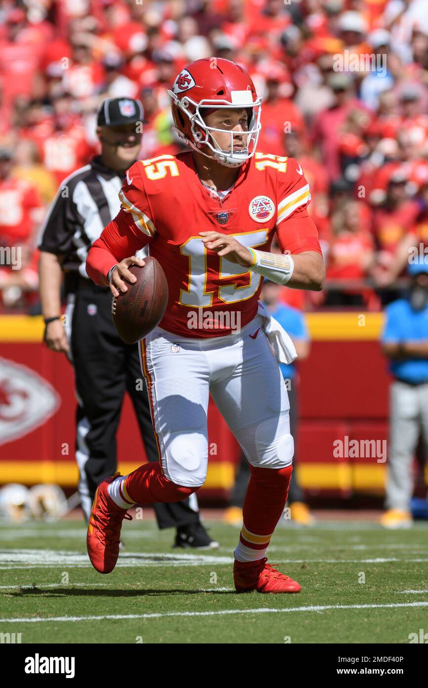 Kansas City Chiefs quarterback Patrick Mahomes scrambles against the ...