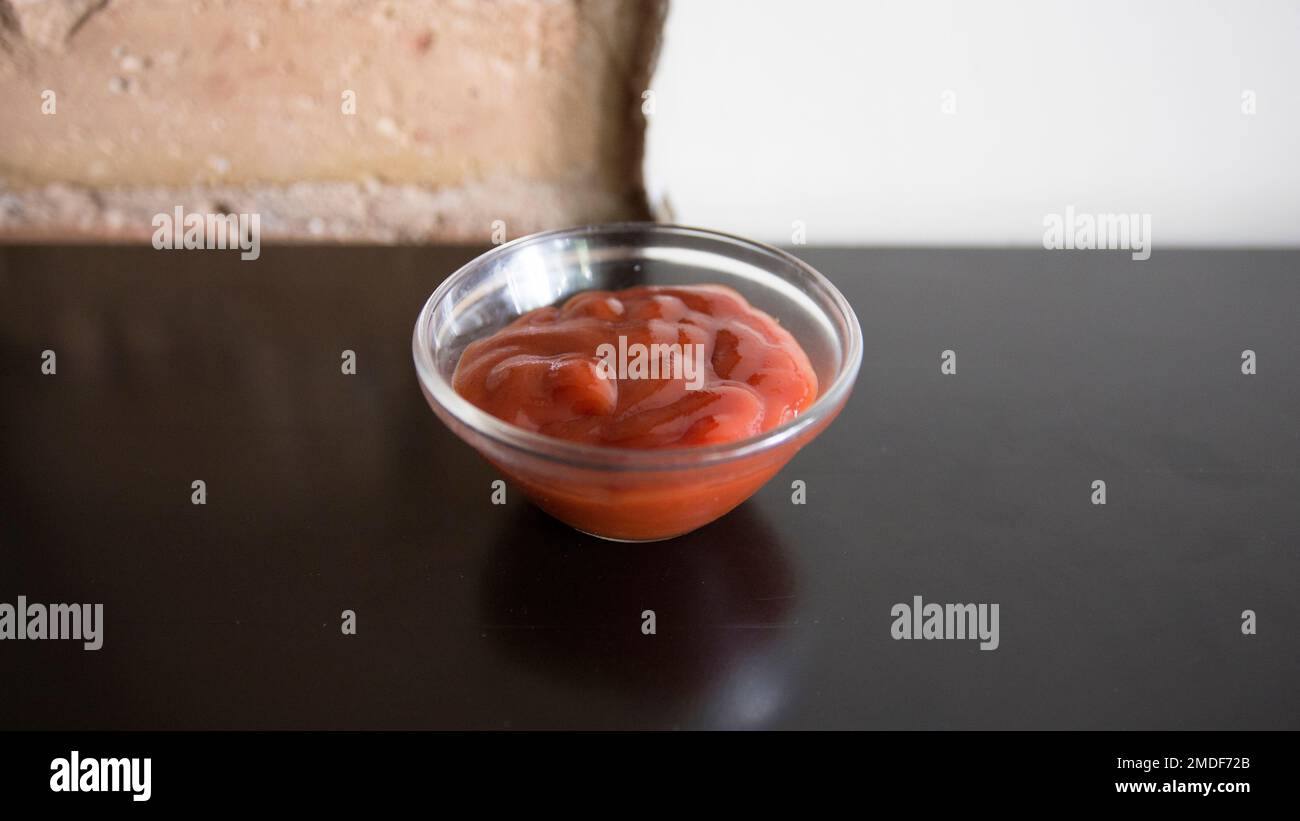 Ketchup sauce in a glass bowl Stock Photo - Alamy