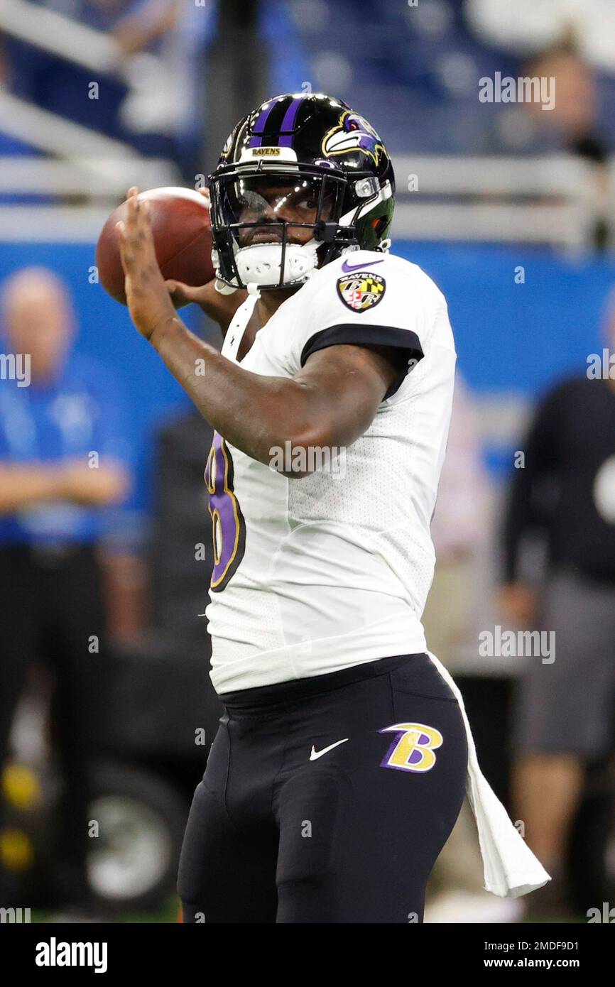 Baltimore Ravens quarterback Lamar Jackson (8) warms up against the ...
