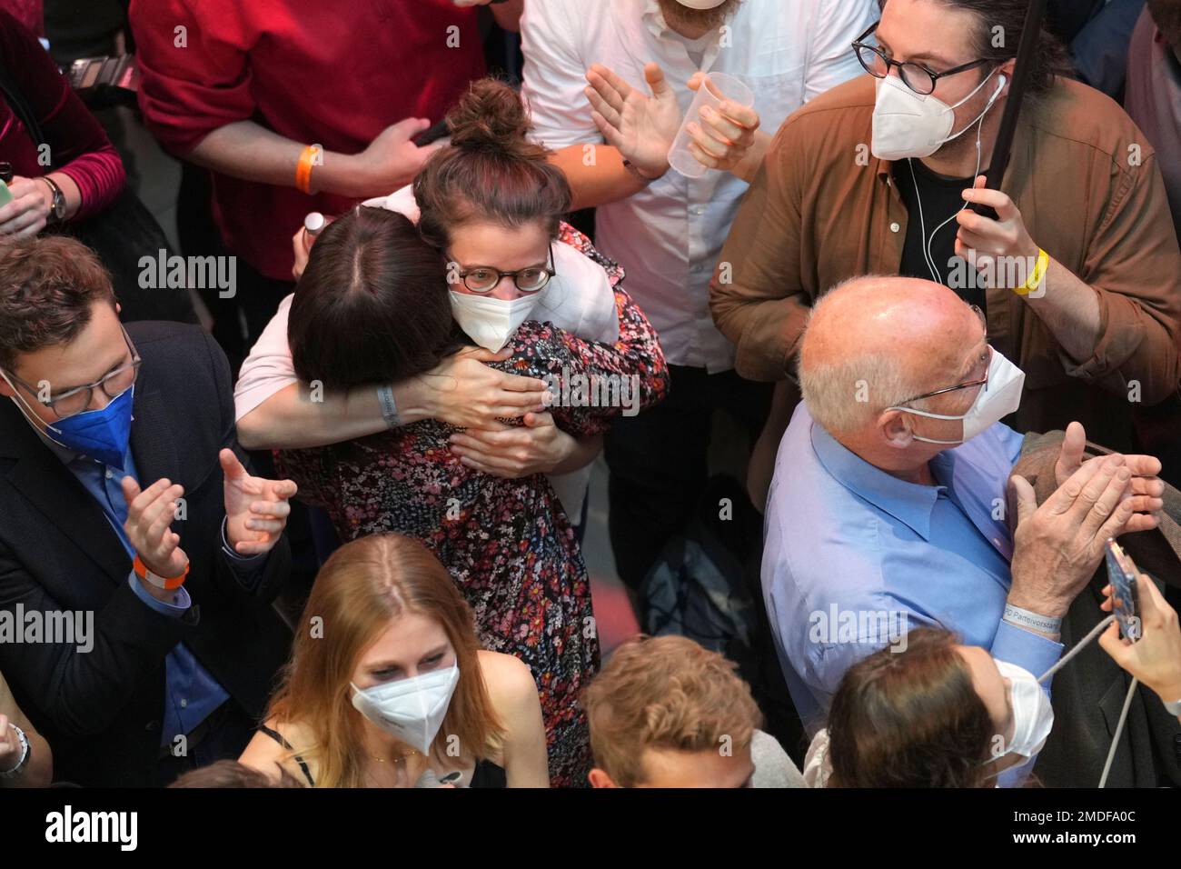 Supporters react after German parliament election at the Social ...