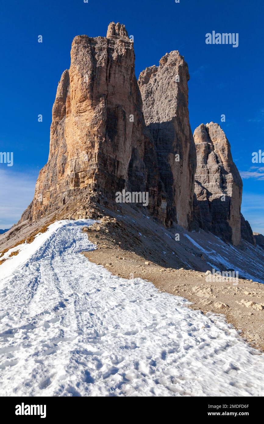 Parco naturale tre cime di lavaredo tre cime di lavaredo hi-res stock ...