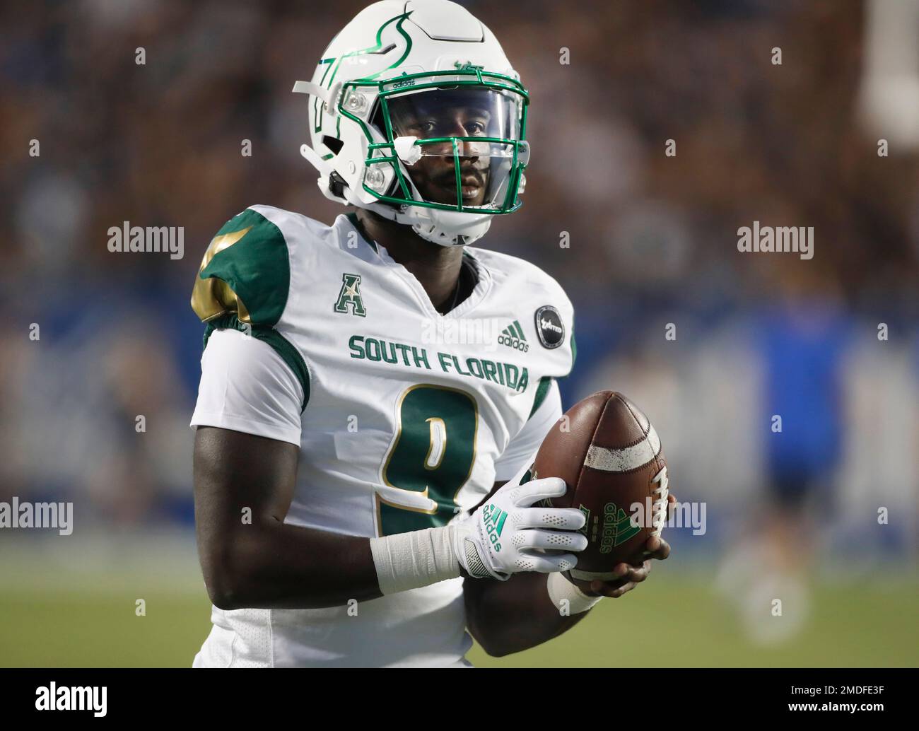 South Florida quarterback Timmy McClain warms up before an NCAA college ...