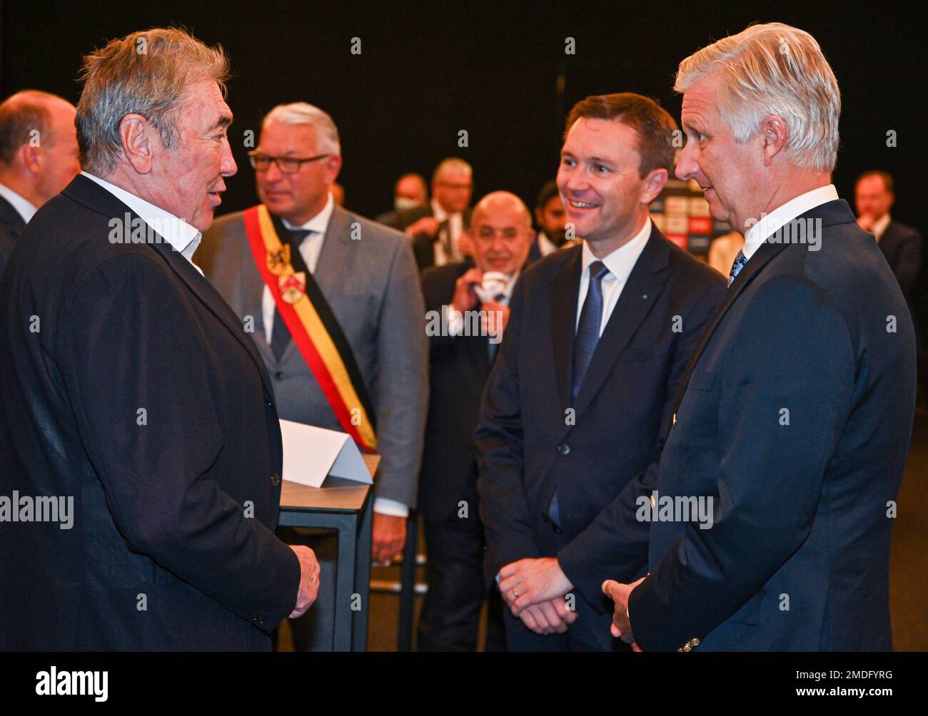 Belgian cycling legend Eddy Merckx, left, speaks with Belgium's King ...