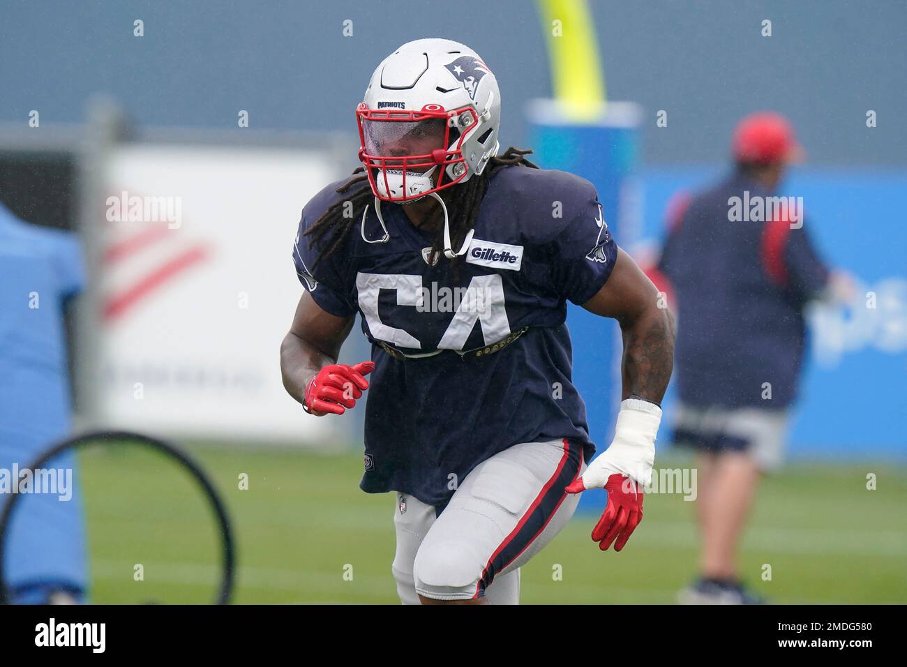 New England Patriots outside linebacker Dont'a Hightower warms up ...