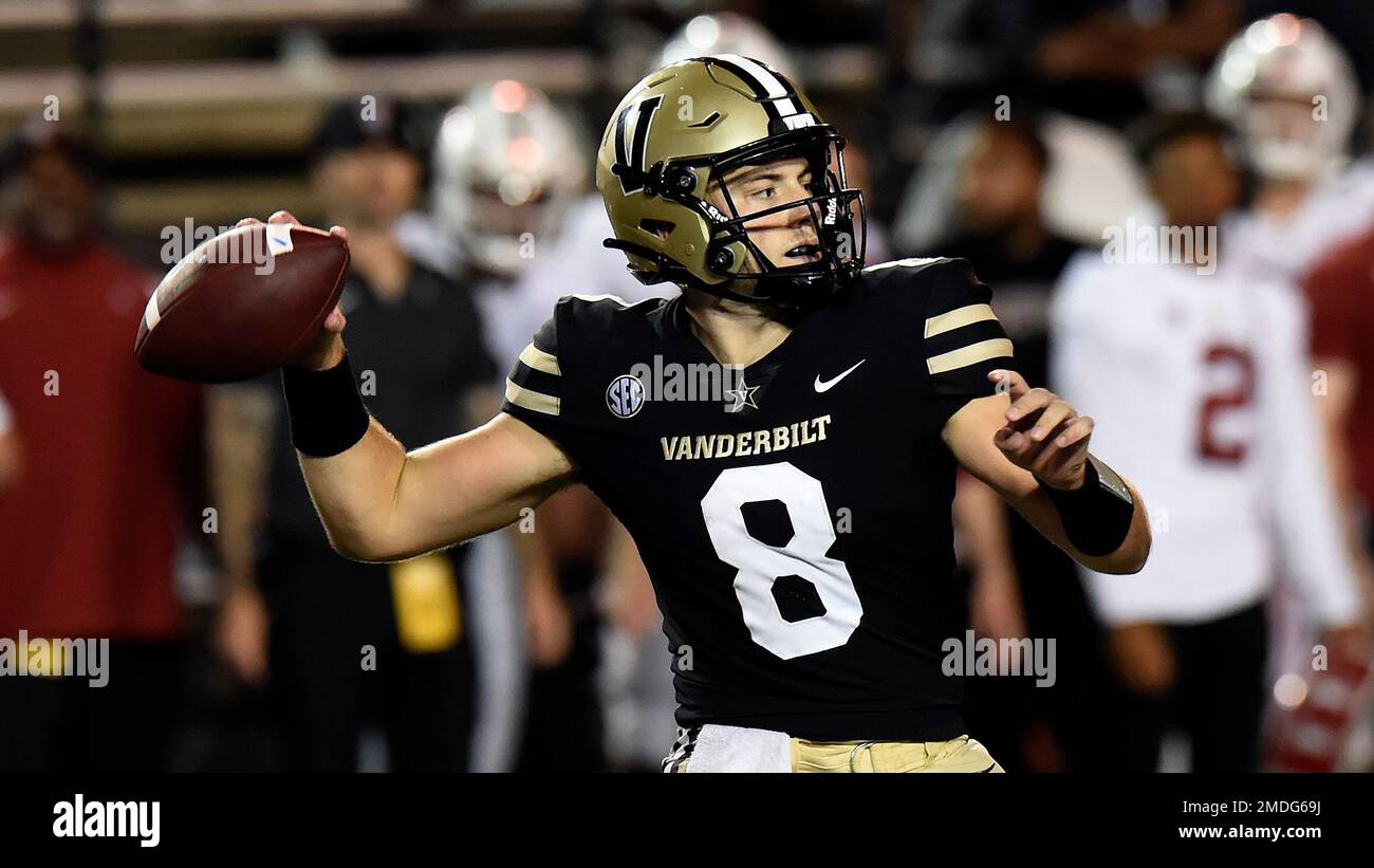 Vanderbilt quarterback Ken Seals (8) plays against Stanford in the ...