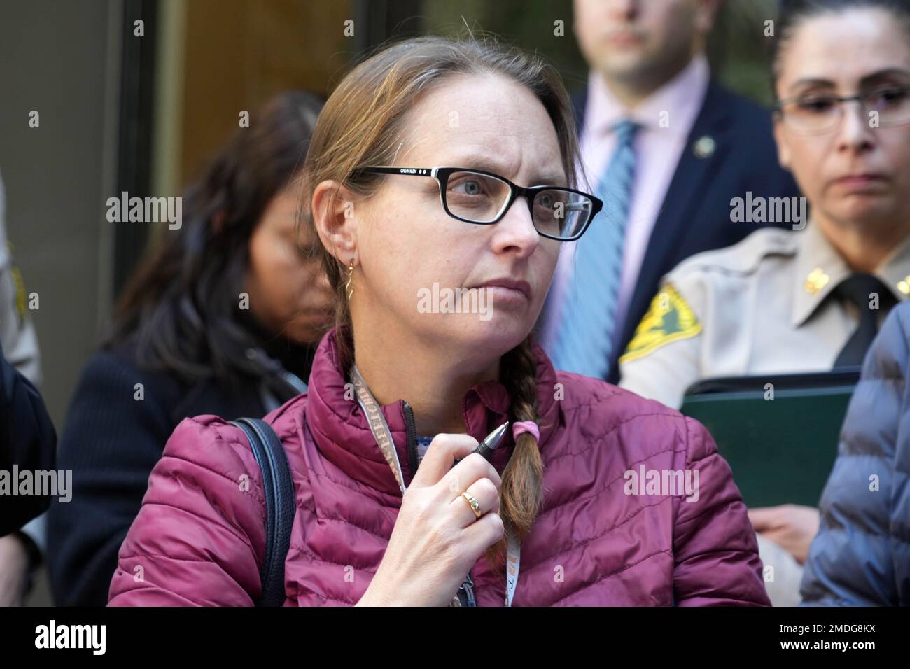 Setting off manhunt for suspect hi-res stock photography and images - Alamy