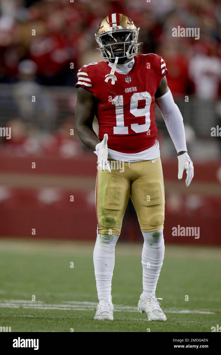 San Francisco 49ers wide receiver Deebo Samuel (19) runs on the field ... San Francisco 49ers wide receiver Deebo Samuel (19) runs on the field ...