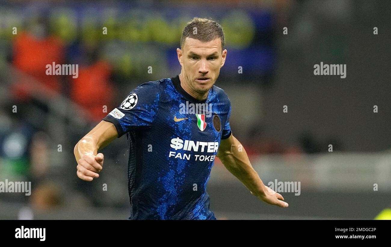 Inter Milan's Edin Dzeko controls the ball during the Champions League ...