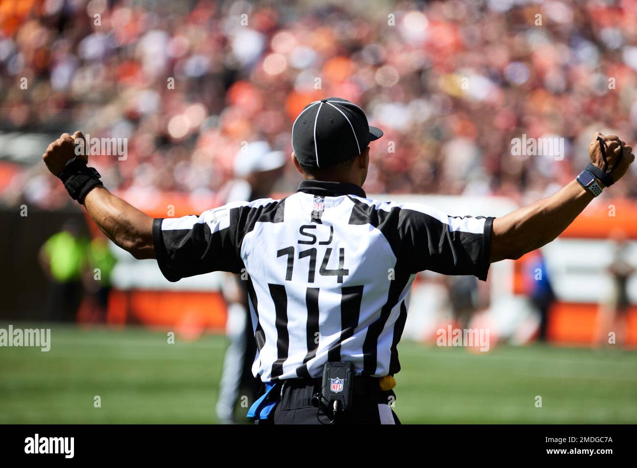 Side Judge Dominique Pender in action during an NFL football game in ...