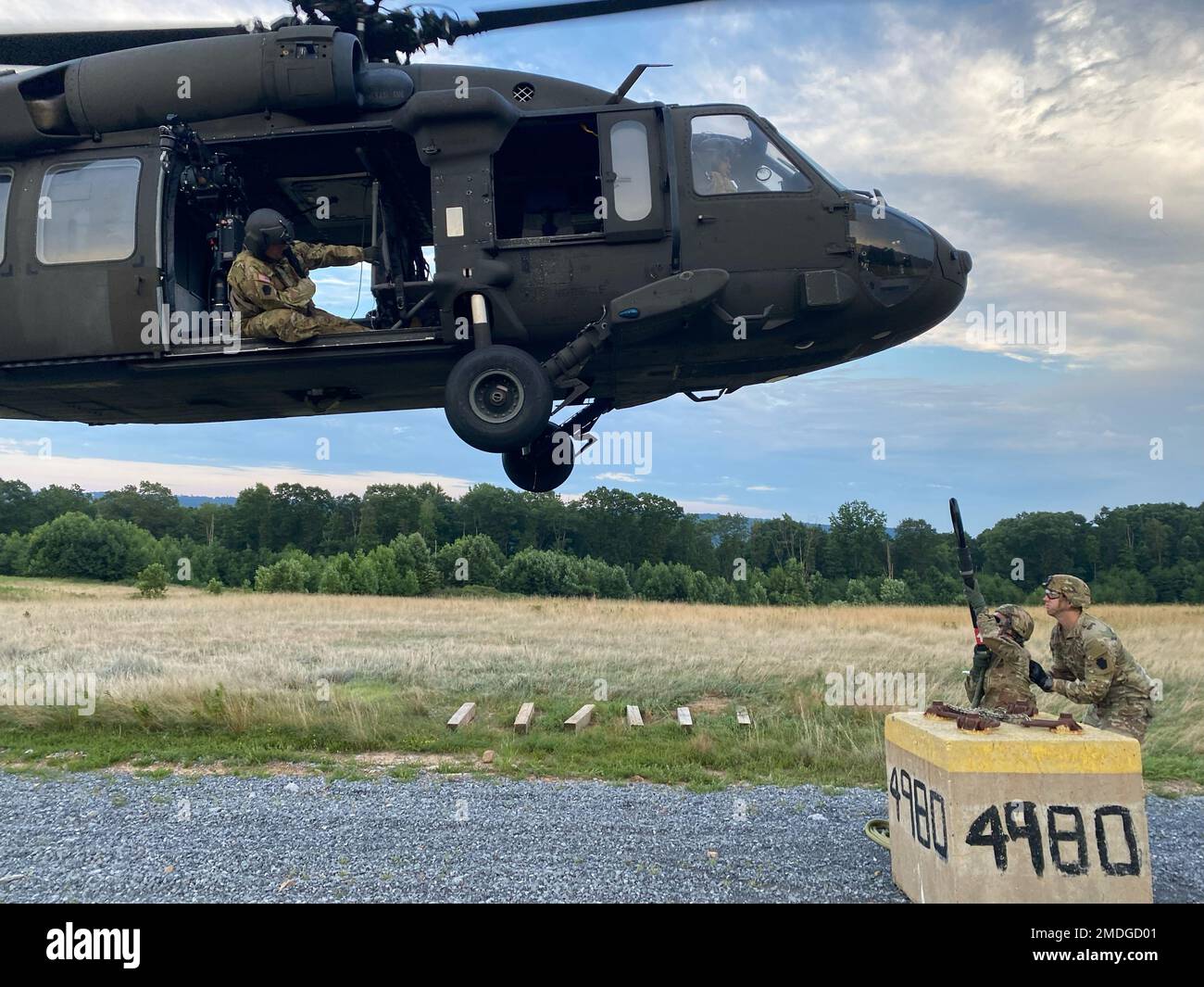 U.S. Soldiers with Echo Company, 2-104th General Support Aviation ...