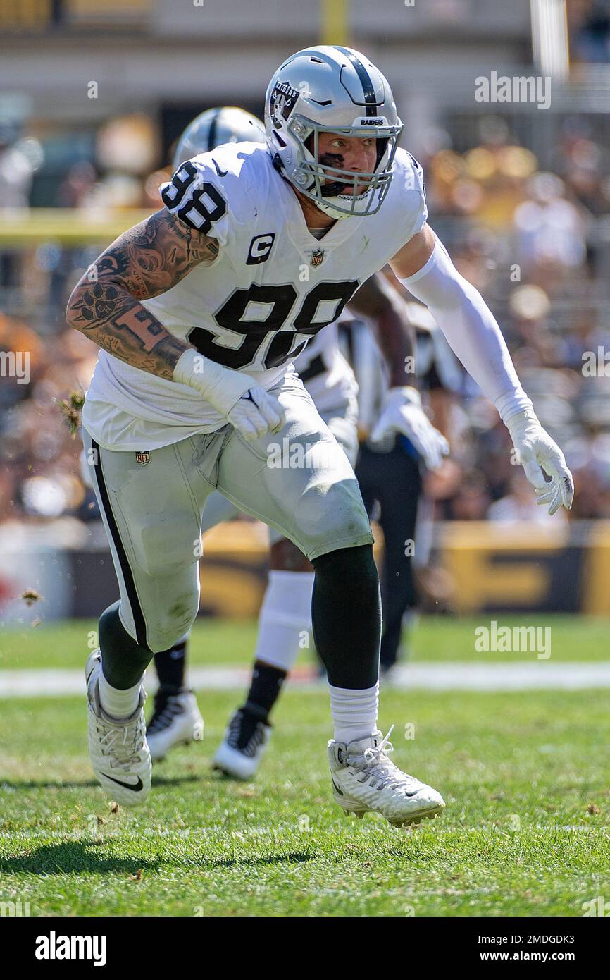 Las Vegas Raiders defensive end Maxx Crosby (98) plays against the ...
