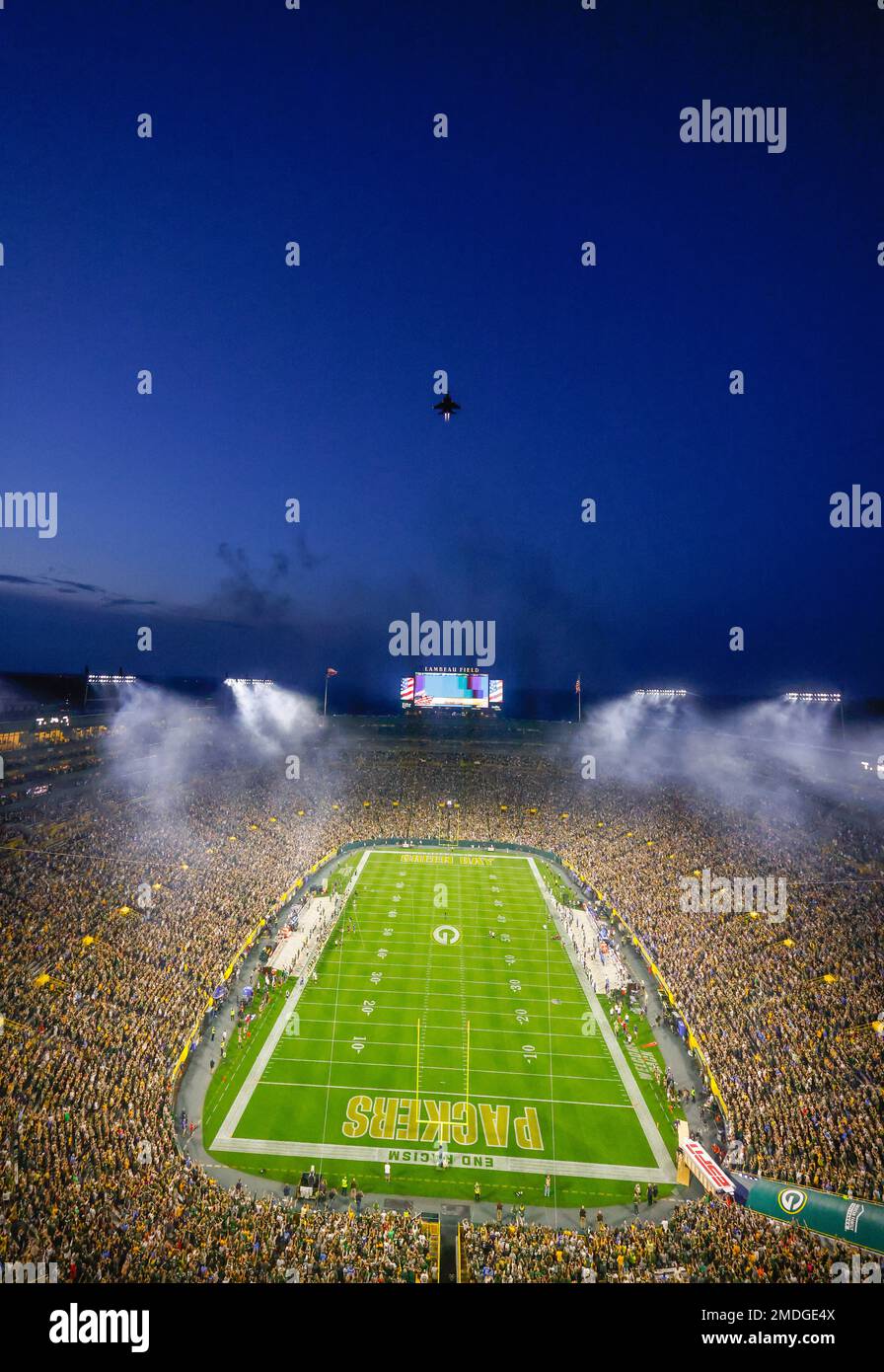 General view of Lambeau Field before the Green Bay Packers and Detroit ...