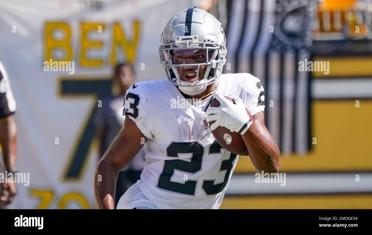 Las Vegas Raiders running back Kenyan Drake (23) plays against the ...