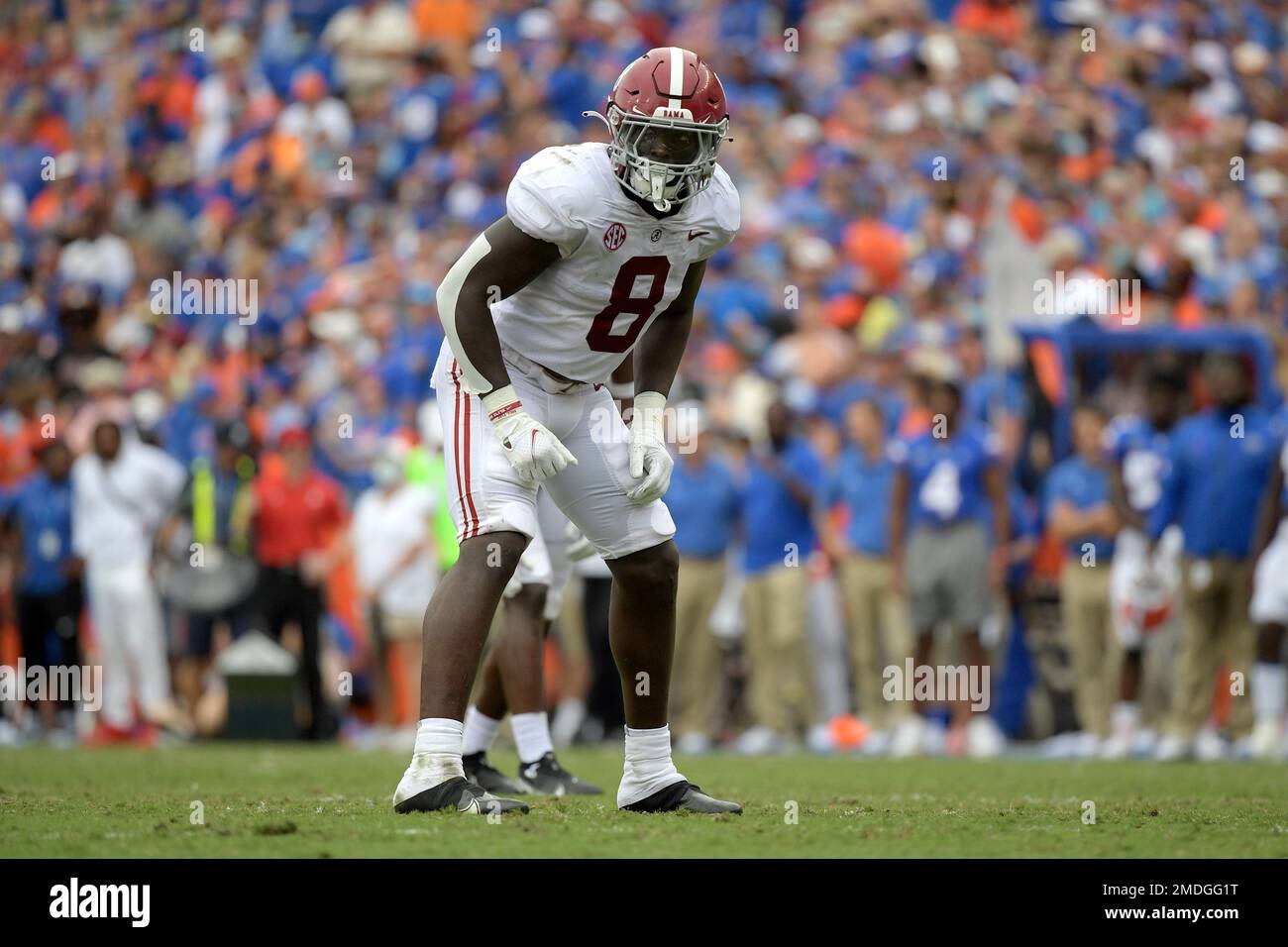 Alabama linebacker Christian Harris (8) sets up for a play during the ...