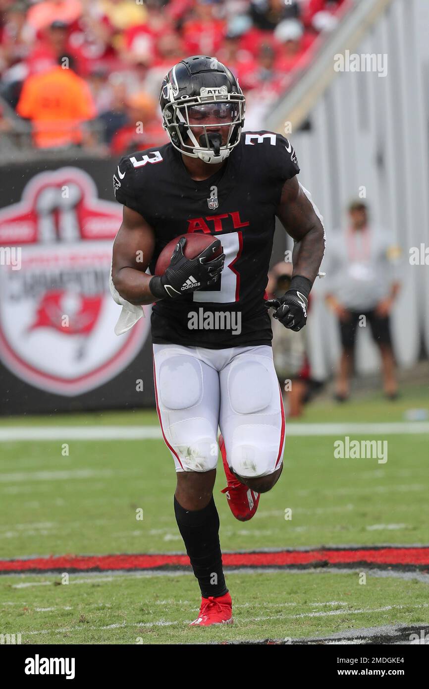 Atlanta Falcons linebacker Mykal Walker (3) runs the ball against the ...