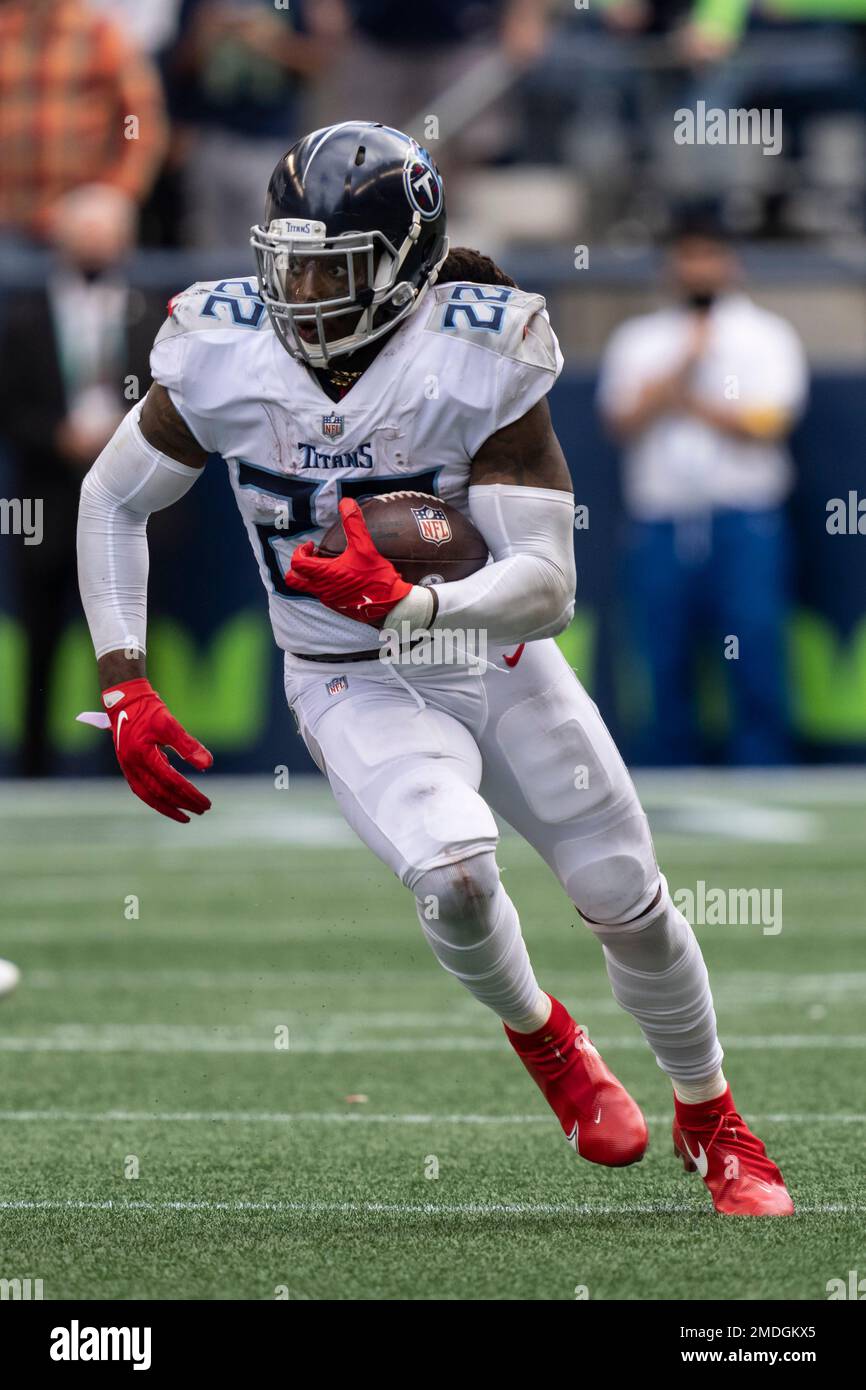 Tennessee Titans running back Derrick Henry runs with the ball during ...