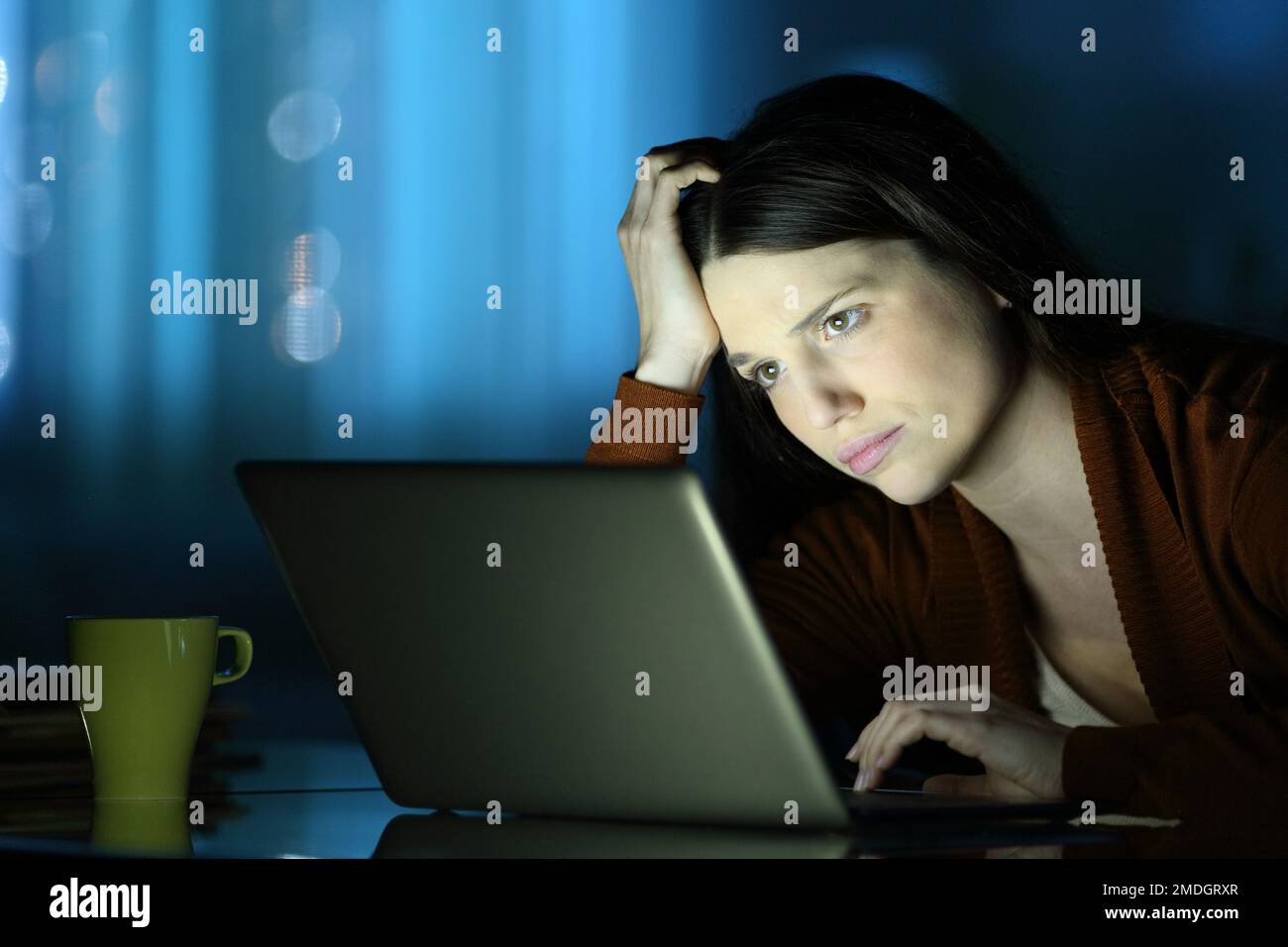 Night checks hi-res stock photography and images - Alamy