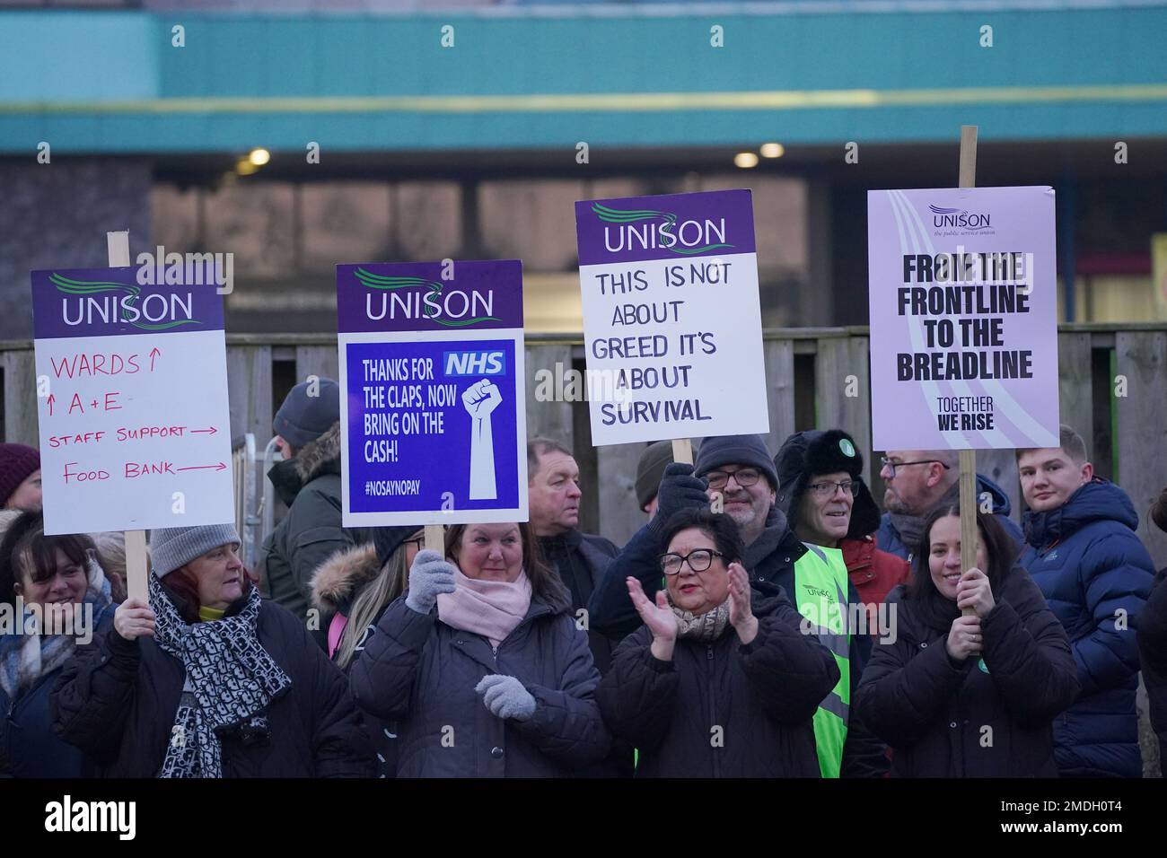 Ambulance workers on the picket line outside Aintree University ...