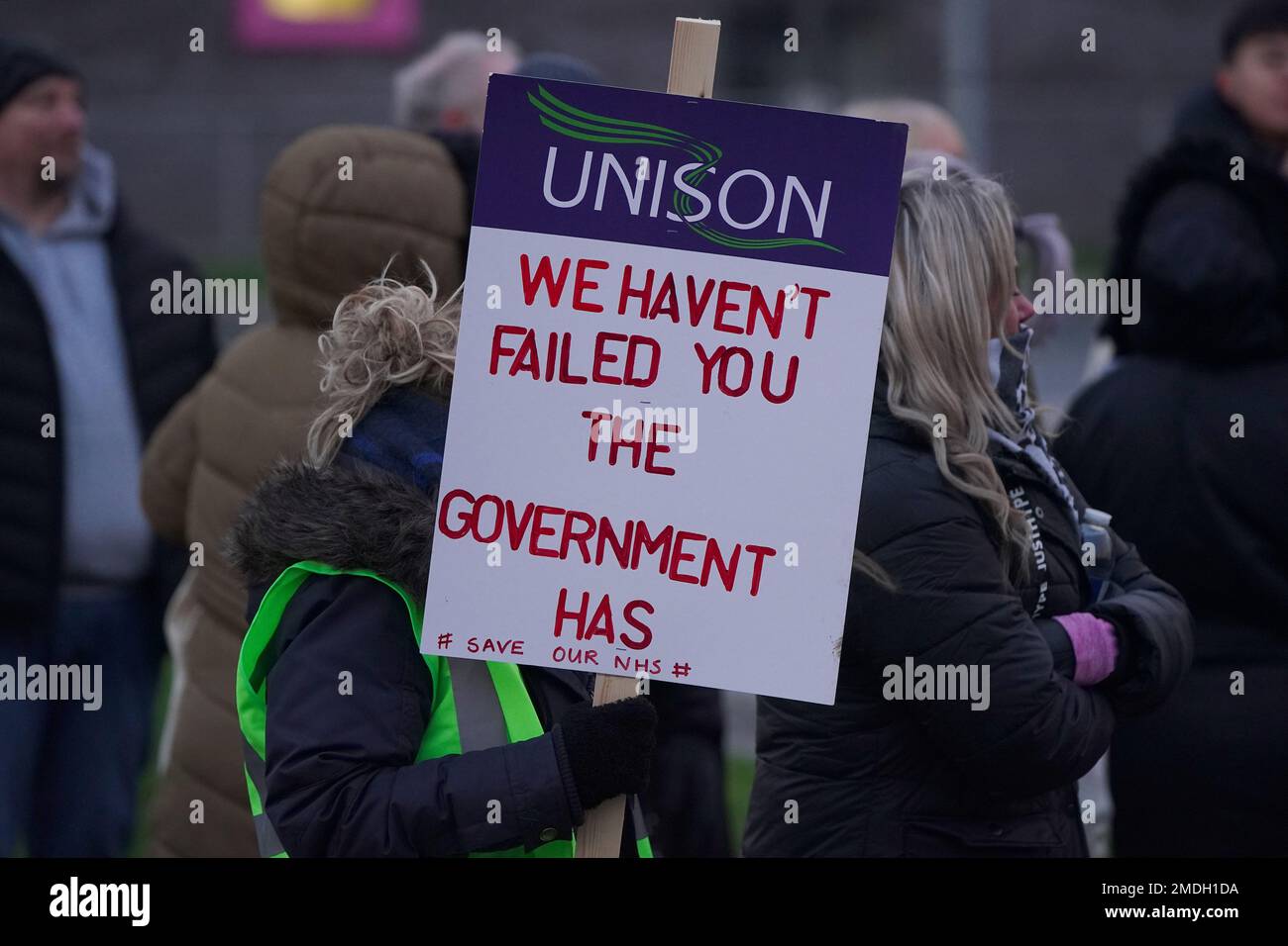 Ambulance workers on the picket line outside Aintree University ...